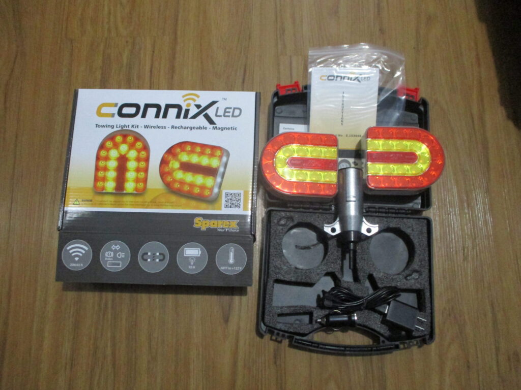 SPAREX Connix Wireless LED Magnetic Cable Free Tractor Trailer Safety ...
